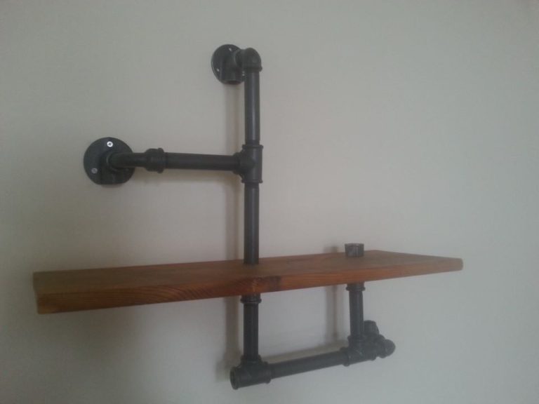 REGAL AUS ROHREN IM INDUSTRIAL LOOK – Hand im Glück